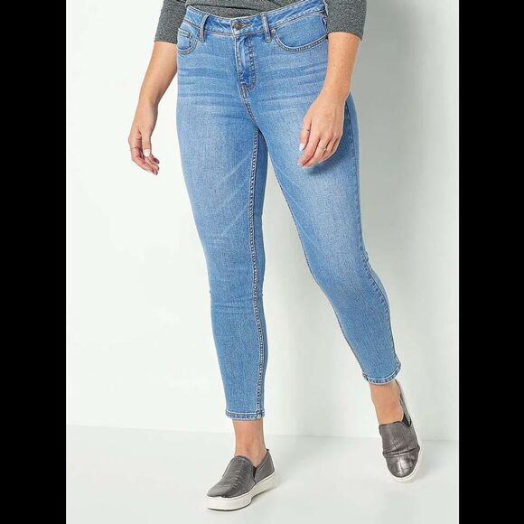 Candace Cameron Bure | Jeans | Candace Cameron Bure Petite Pacific ...